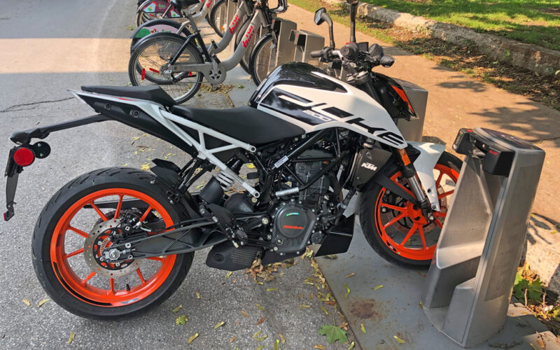 Motorcycle Test – 2020 KTM Duke 200 – Cycle Canada