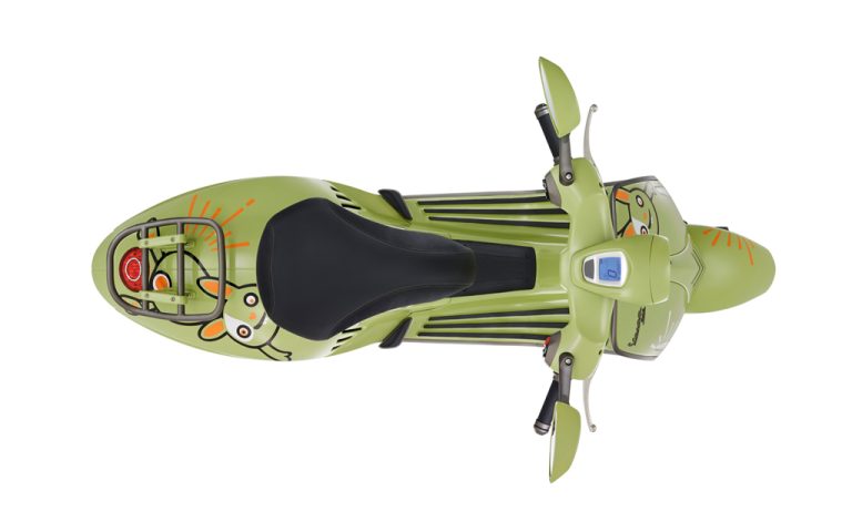 Vespa 946 celebrates its anniversary with a special bunny edition ...